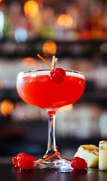 Trabuca Bar oferece Double Drink no Dia do Amigo - Gastronominho