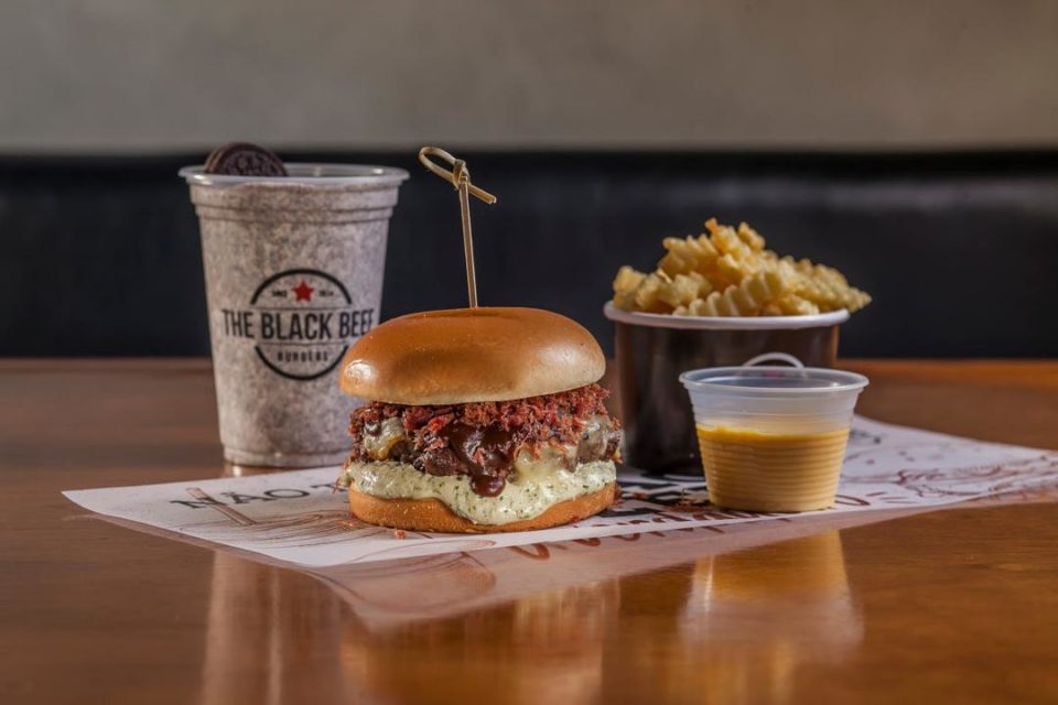 Black Beef inaugura novas lojas