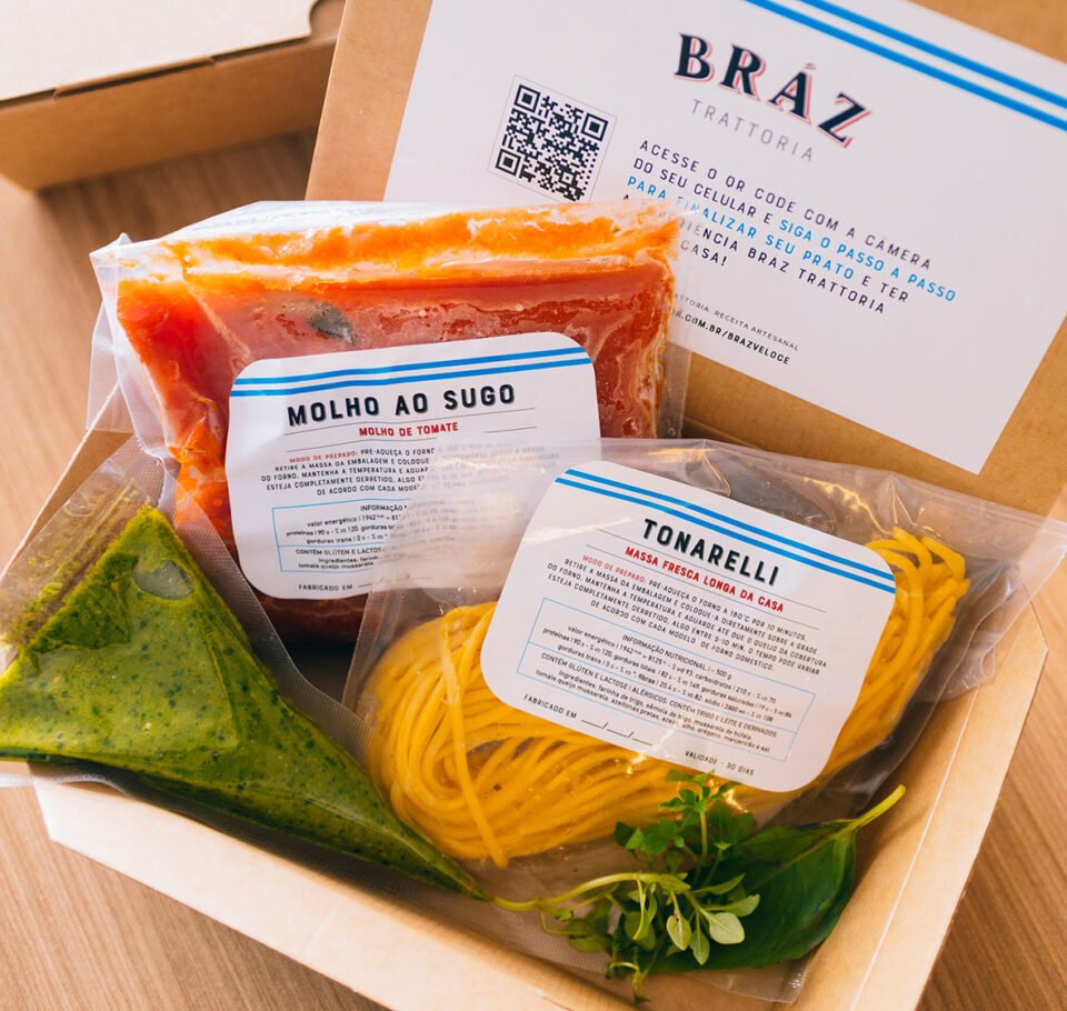 Bráz Trattoria leva experiência da cozinha para a casa do cliente