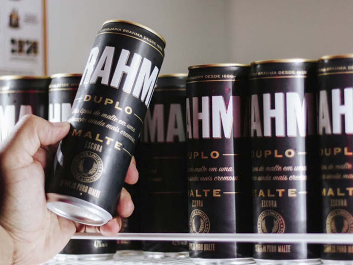 Brahma Duplo Malte Escura com dois tipos de malte, em uma combinação ...