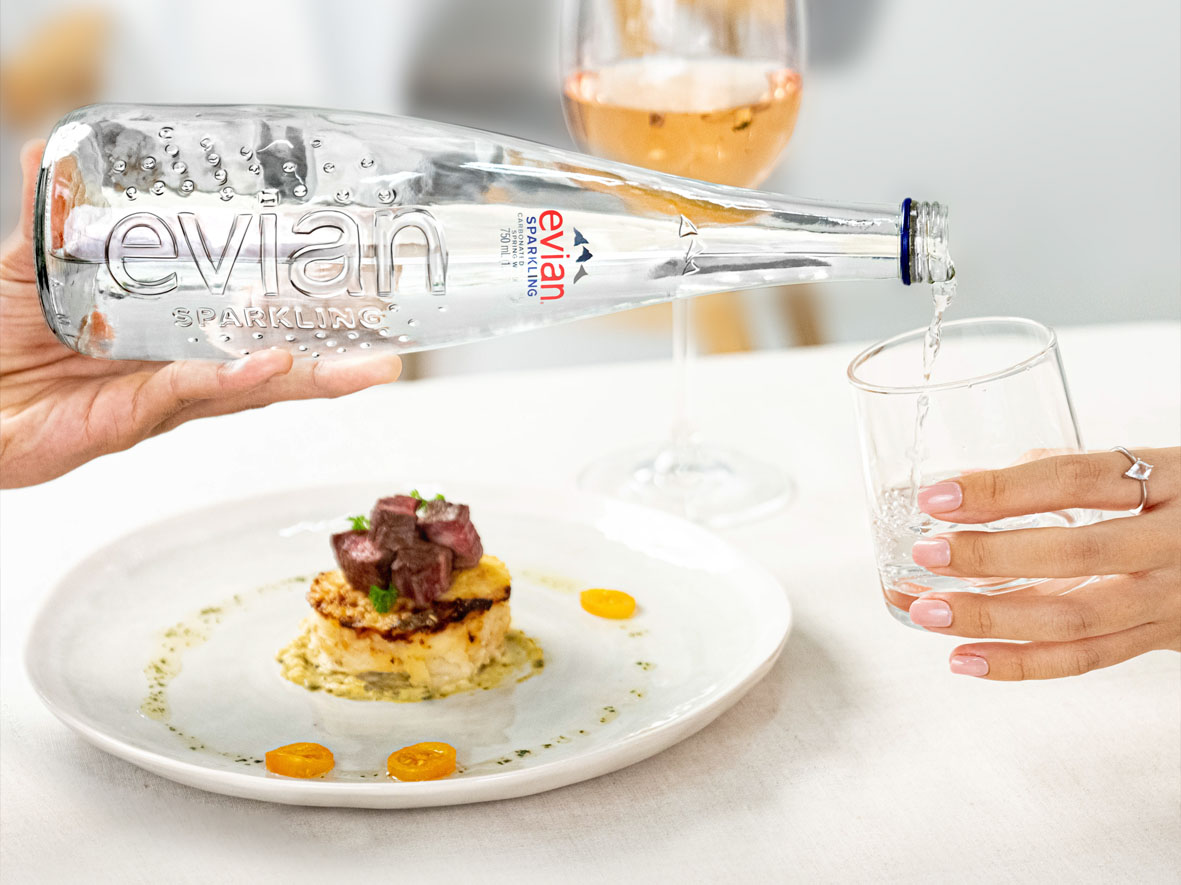 Conheça a Evian Sparkling