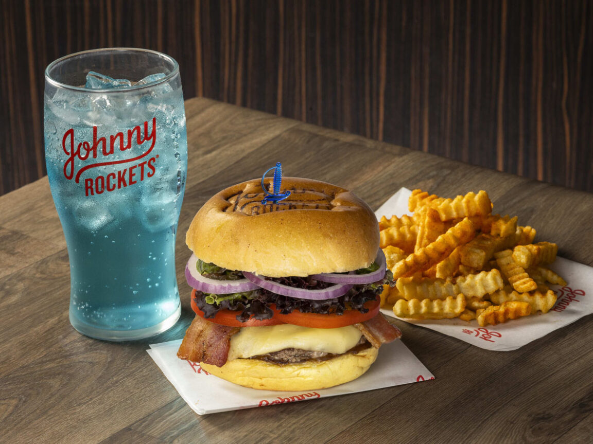 Johnny Rockets tem novidades de aniversário