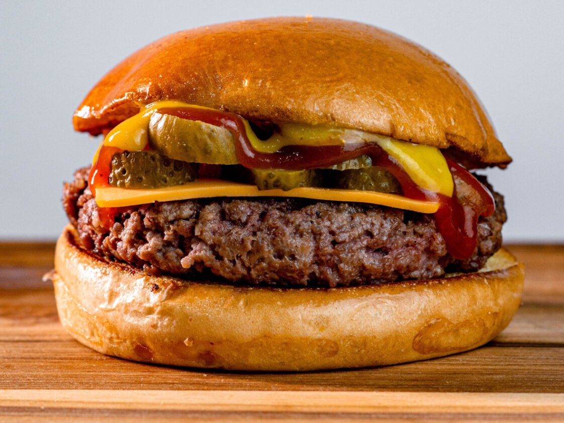 The B-Burgers apresenta novo cardápio