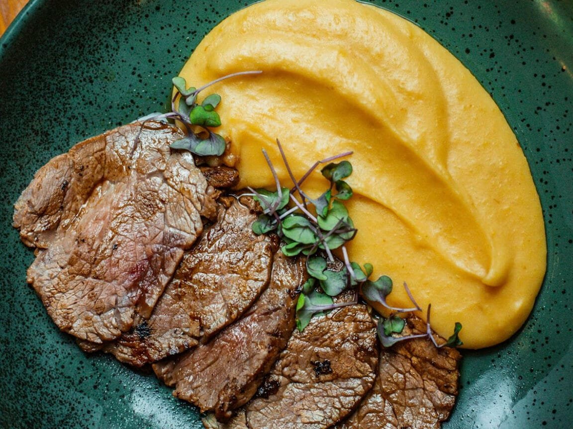 Cabruca apresenta novo menu afetivo inspirado nas raízes nordestinas