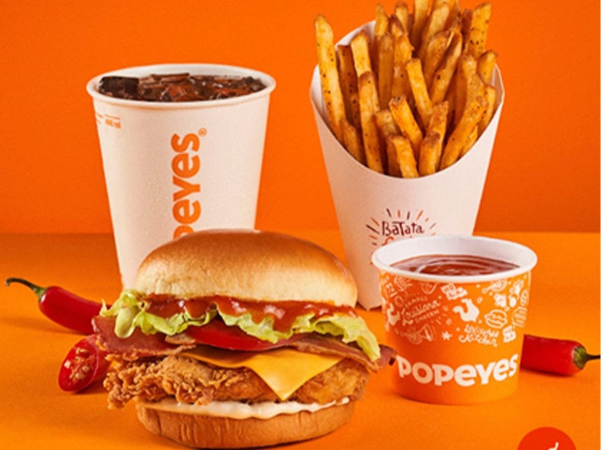 Popeyes e Chilli Beans criam produtos em collab